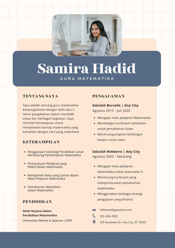 Gratis Contoh Resume CV Guru Keren - Canva